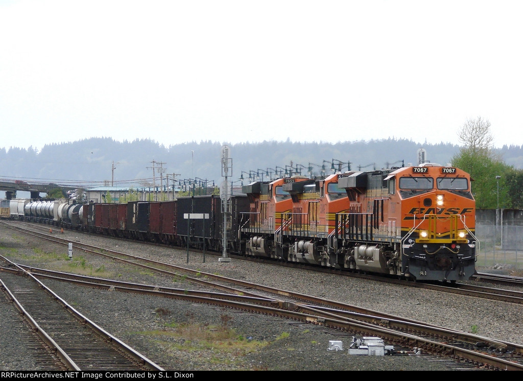 BNSF 7067 East